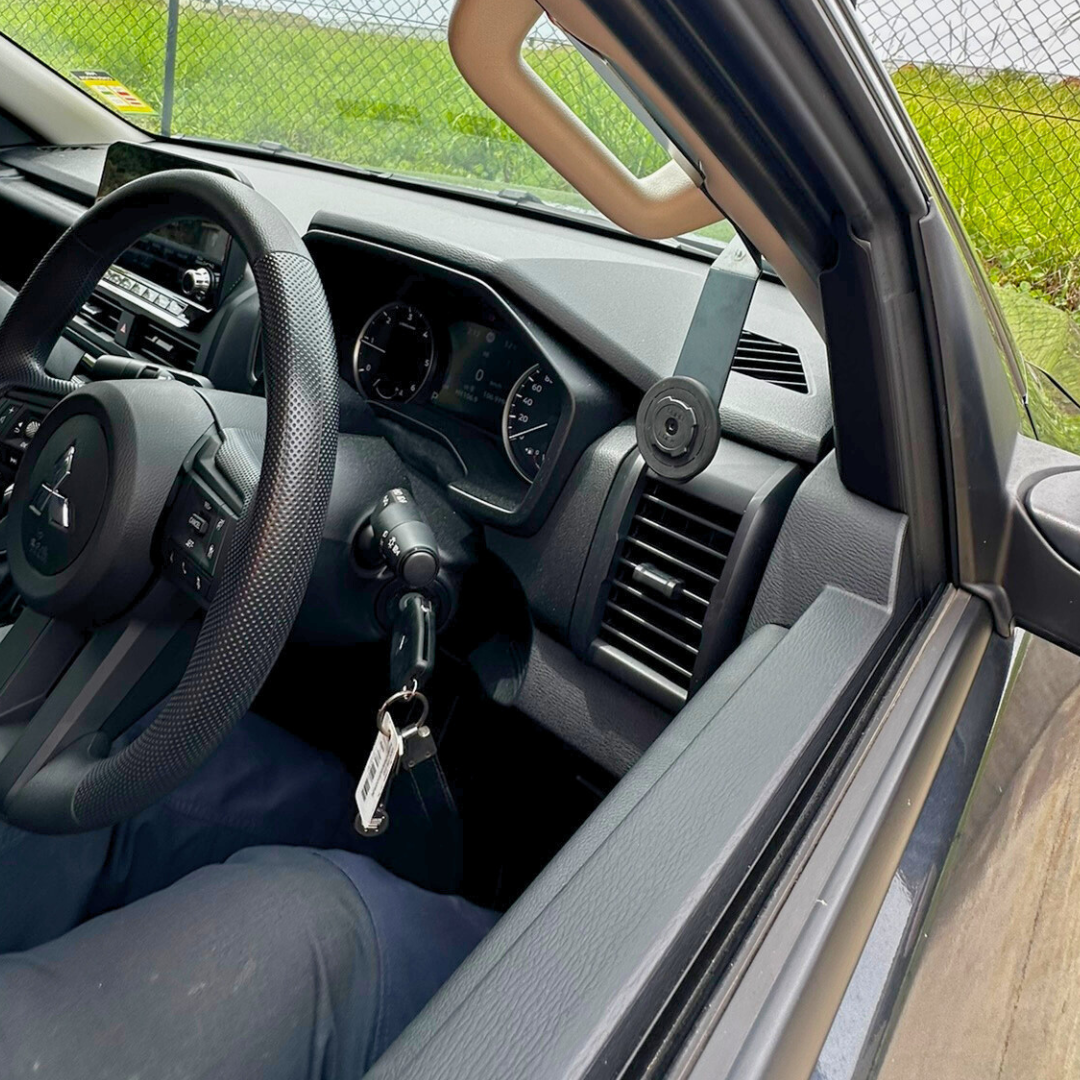 Mitsubishi Triton MV Phone Mount – Scrub King