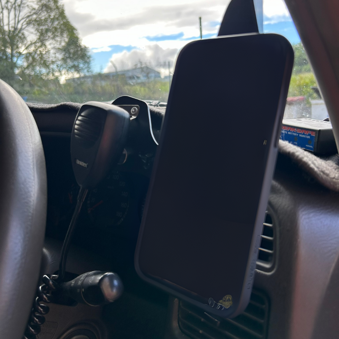 1997-2016 Nissan GU Patrol Phone and UHF Mount – Scrub King